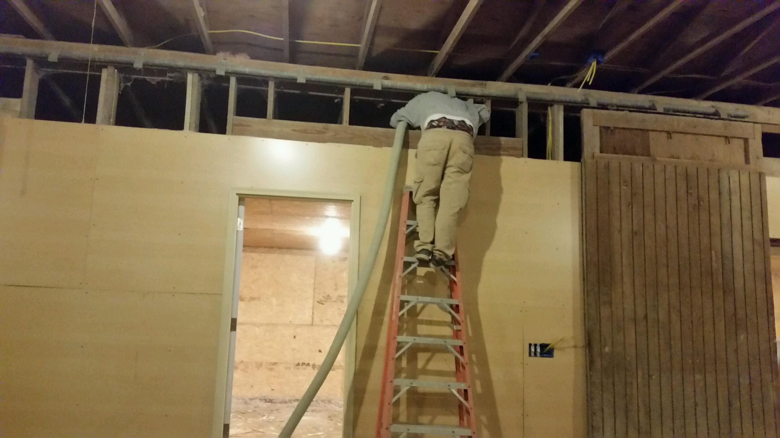 Preparing the organic brooding barn